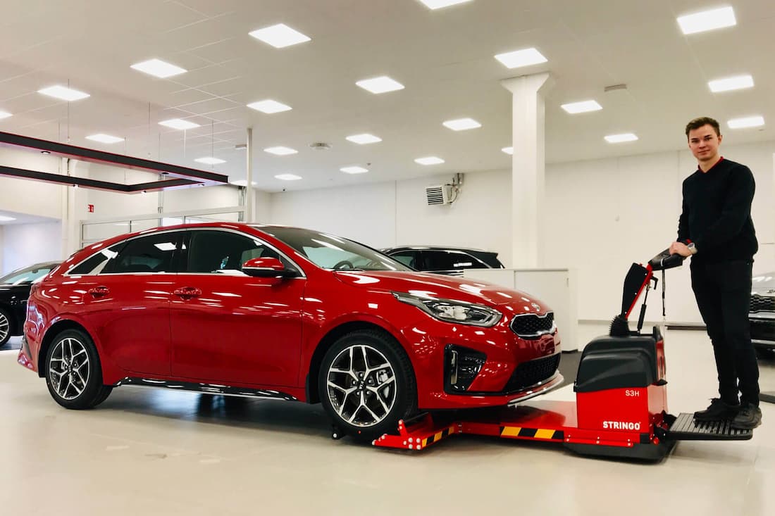 Comparison: Use a vehicle mover vs push cars by hand | Stringo®